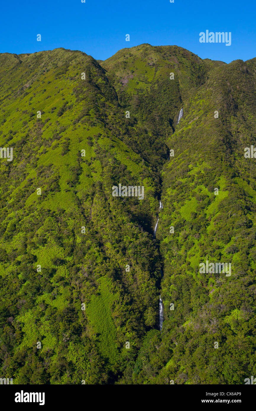 Hawaii big island waimanu valley hi-res stock photography and images ...
