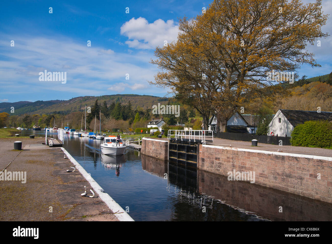 Dochgarroch lock hi-res stock photography and images - Alamy