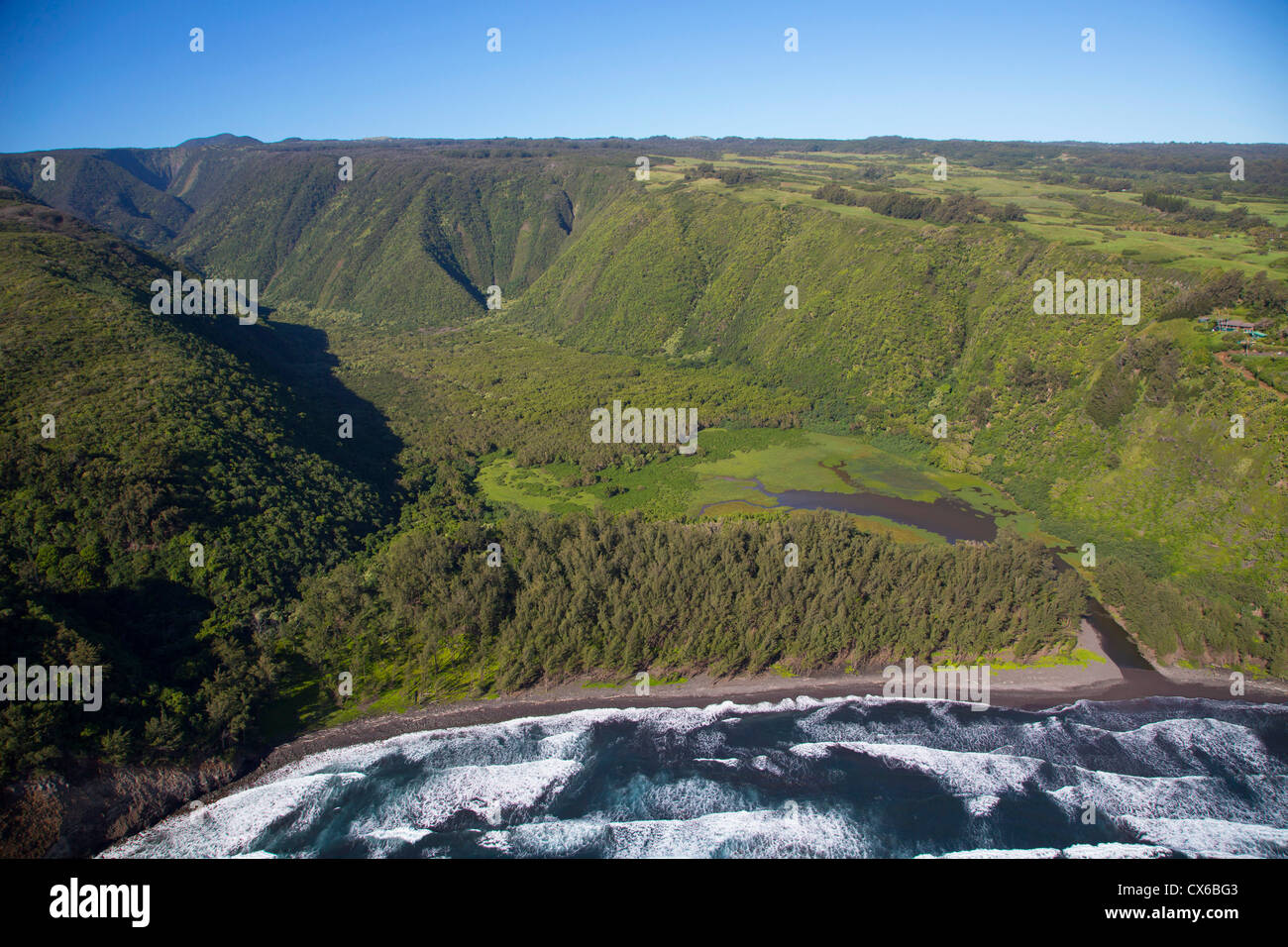 Hawaii big island waipi'o valley hi-res stock photography and images ...