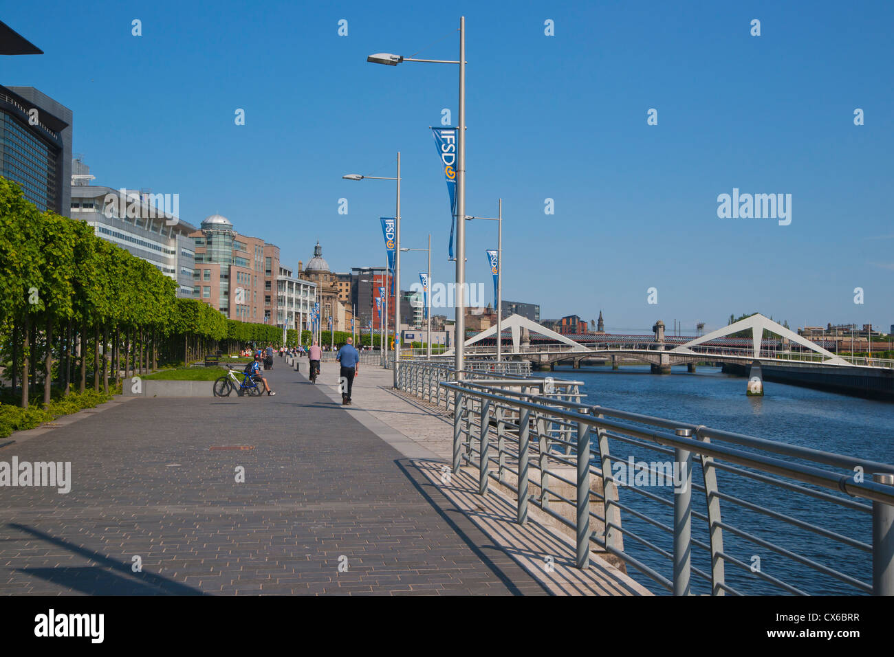 River Clyde walkway, Tradeston Bridge, Glasgow, Strathclyde Region ...