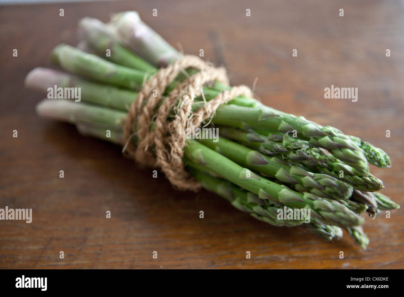 A bundle of asparagus Stock Photo - Alamy