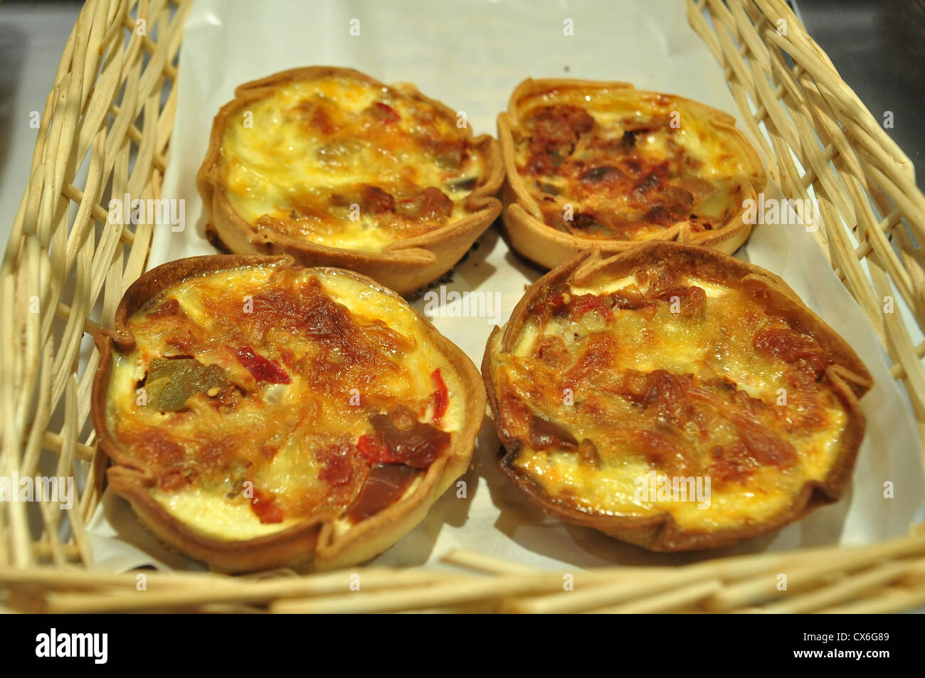 Quiche oven hi-res stock photography and images - Alamy