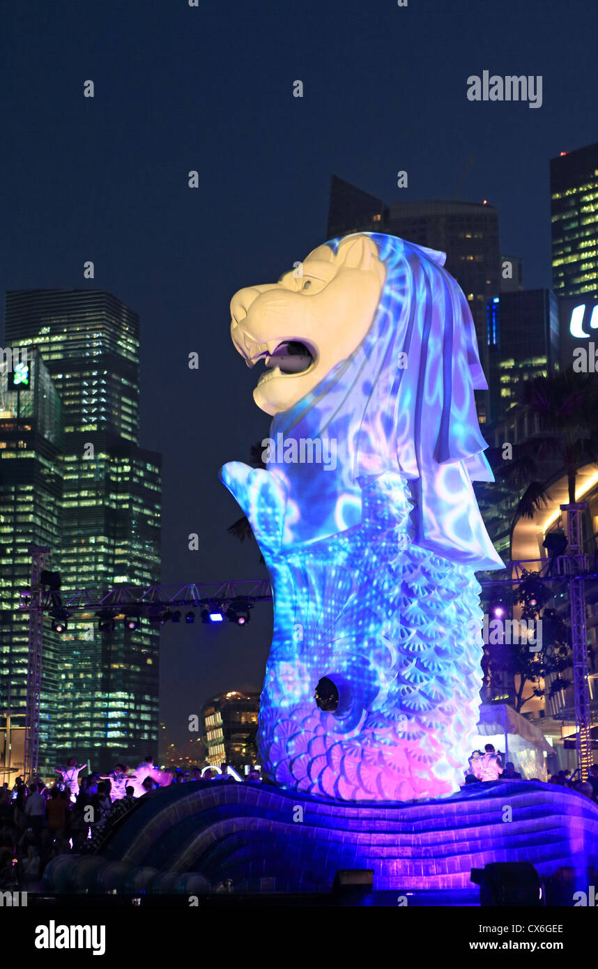 The iconic Merlion statue illuminated at dusk during the 40th birthday ...