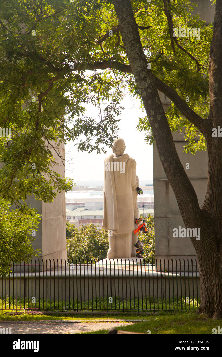 Roger Williams Statue