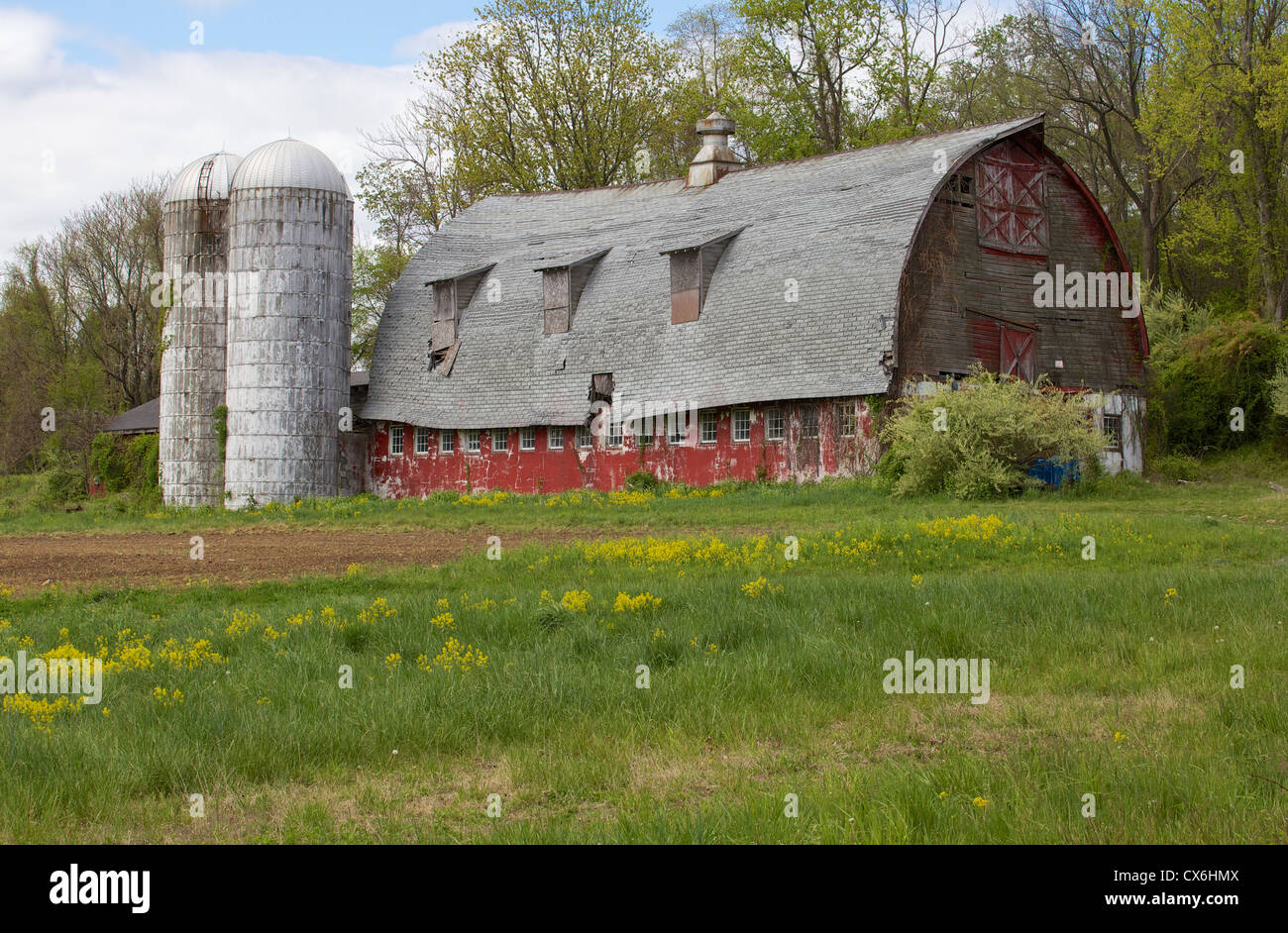 Weathered Red Farm Barn Stock Photo - Alamy