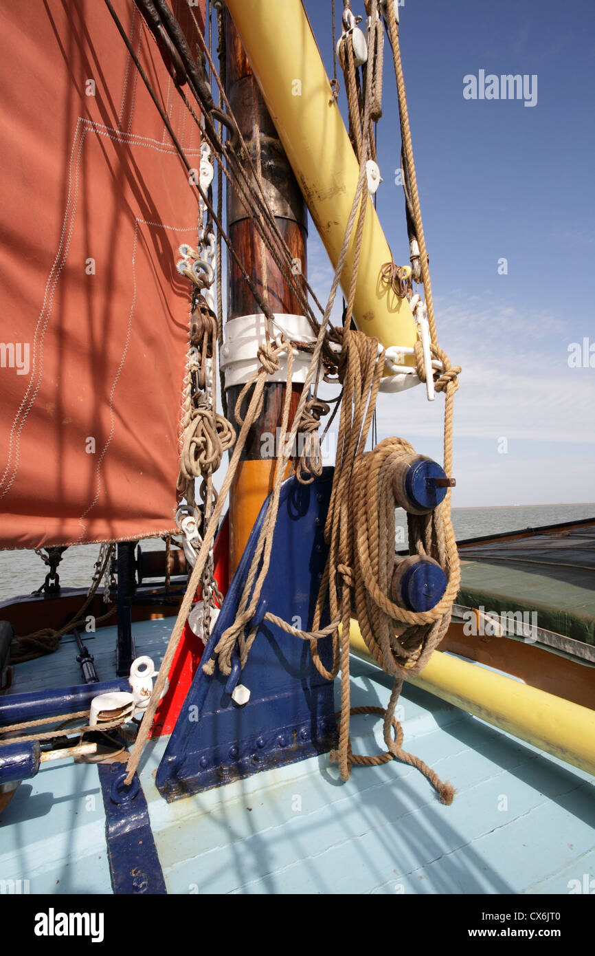 Mast and ropes on the Thames sailing barge Mirosa Stock Photo - Alamy