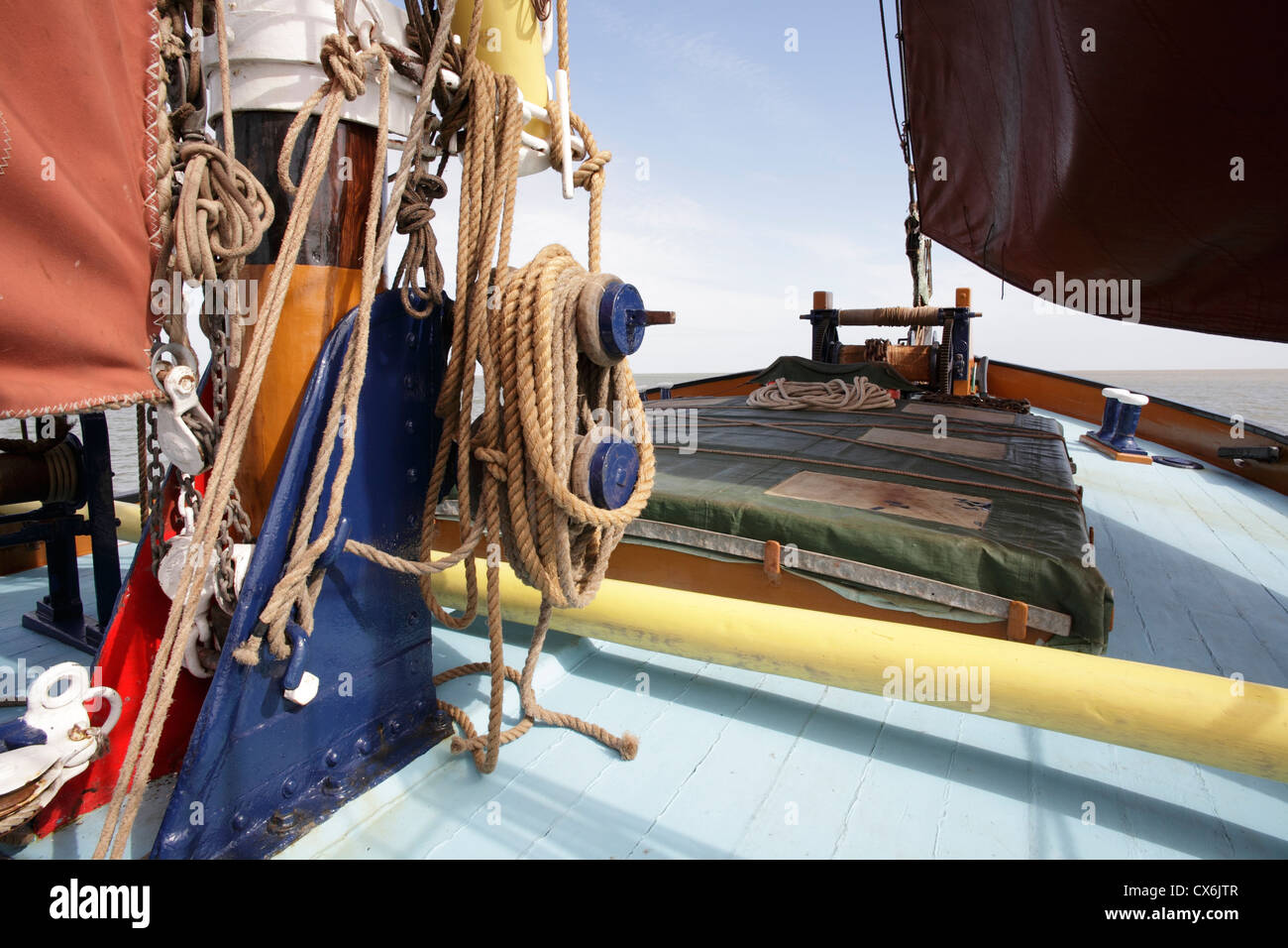 Mast and bow of the thames sailing barge Mirosa Stock Photo - Alamy