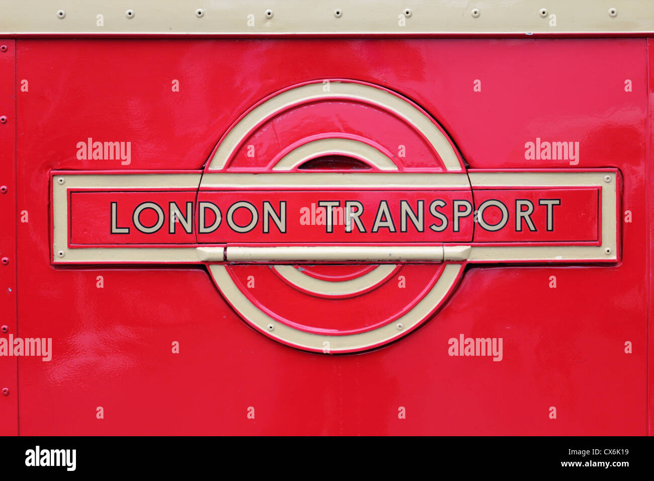 London transport bus logo hi-res stock photography and images - Alamy