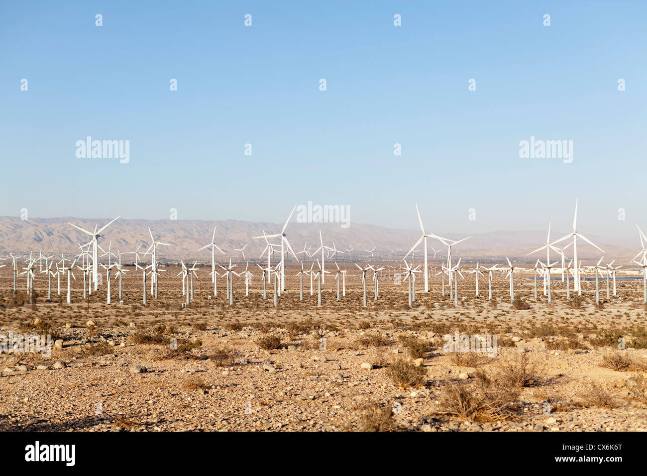 Wind in desert hi-res stock photography and images - Alamy