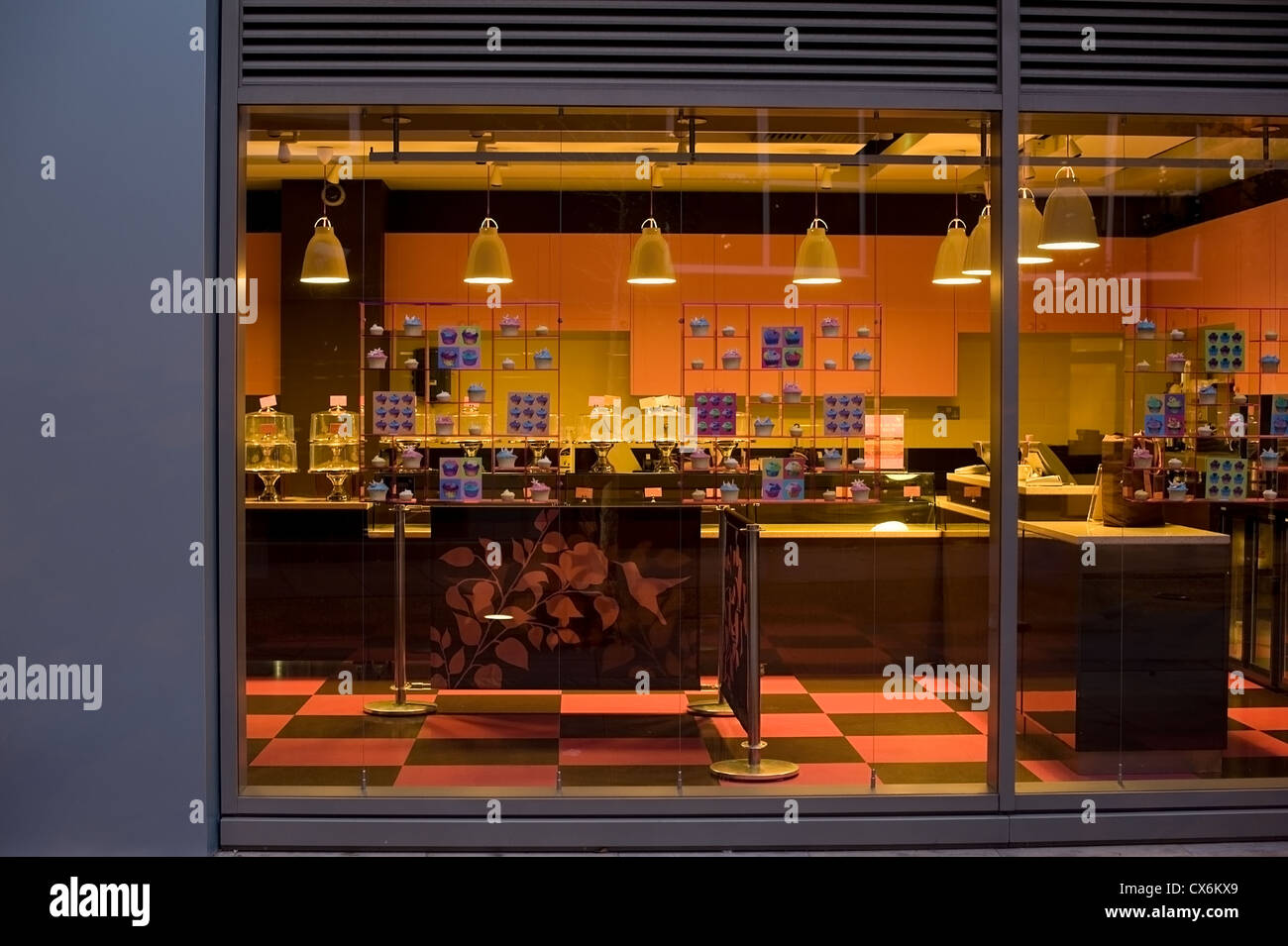 Shop till england hi-res stock photography and images - Alamy