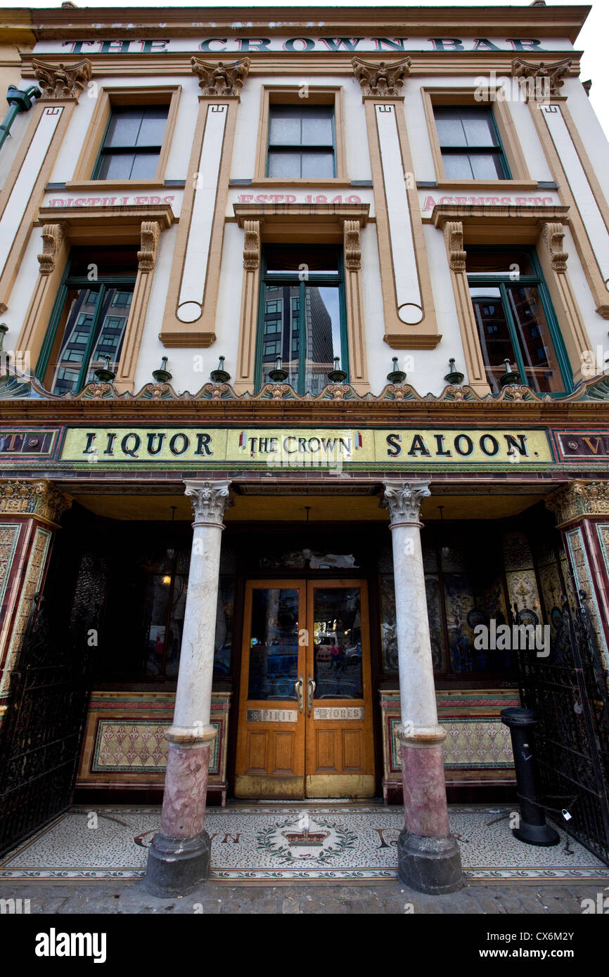 The Crown Bar Belfast Stock Photo - Alamy