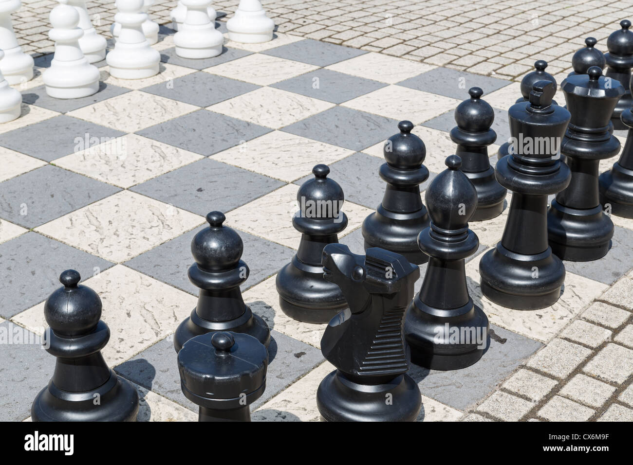 Outdoor chess board hi-res stock photography and images - Alamy