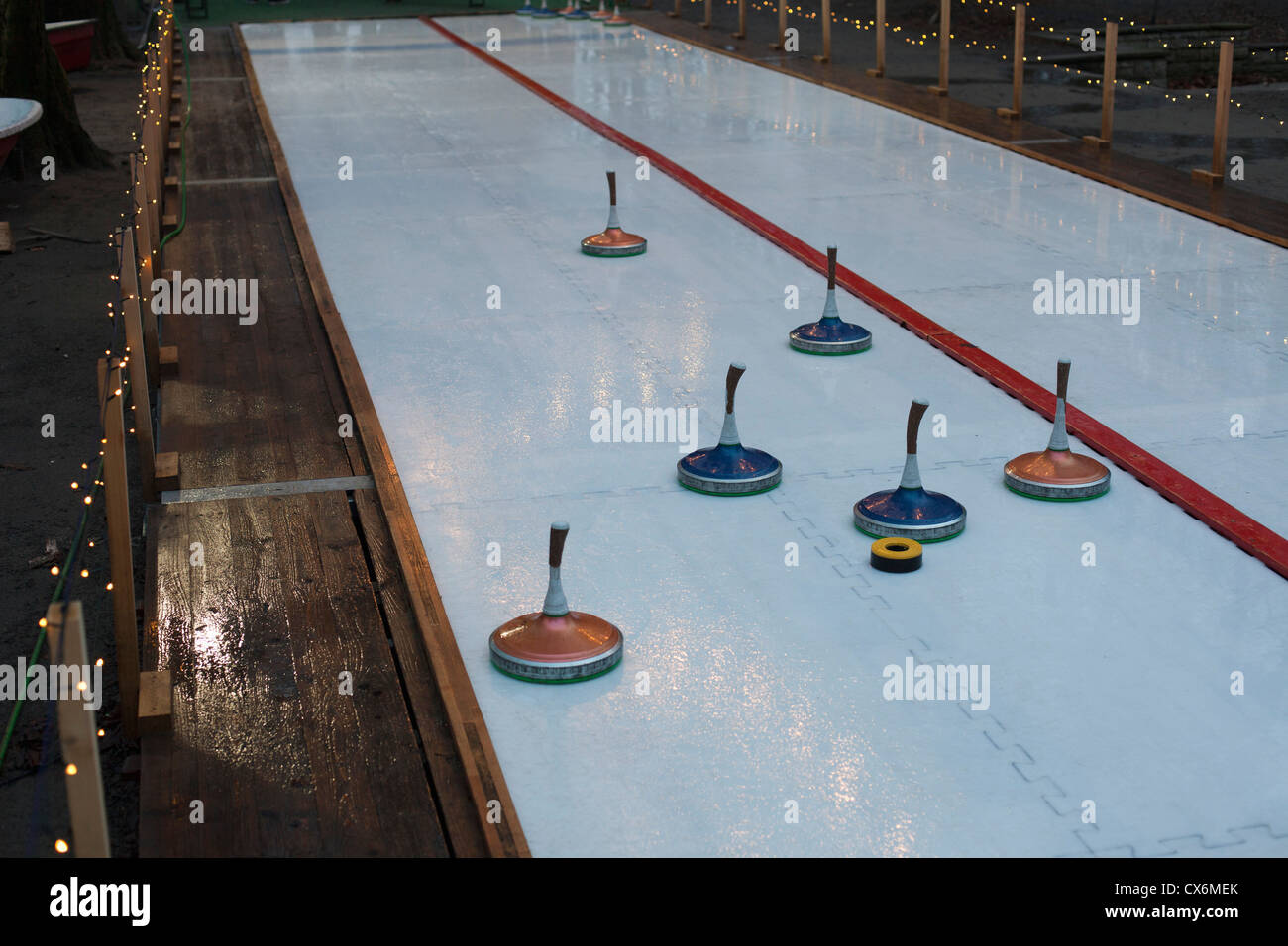 Ice curling sheet hi-res stock photography and images - Alamy