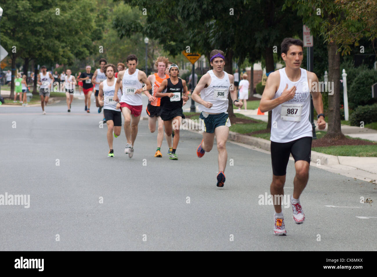 Runners in the annual Kentlands-Lakelands 5K Race, Kentlands ...