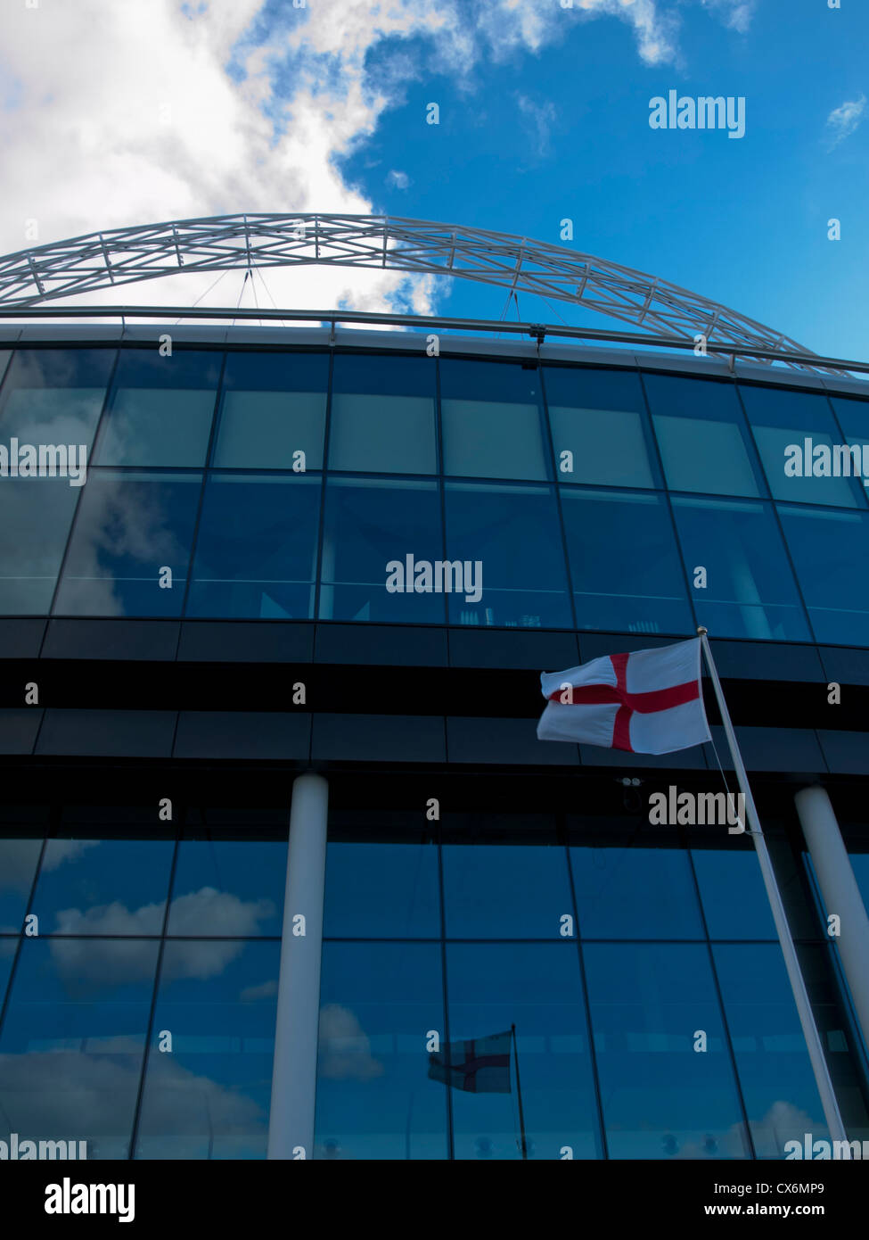 Wembley stadium london landmark skyline detail hi-res stock photography ...