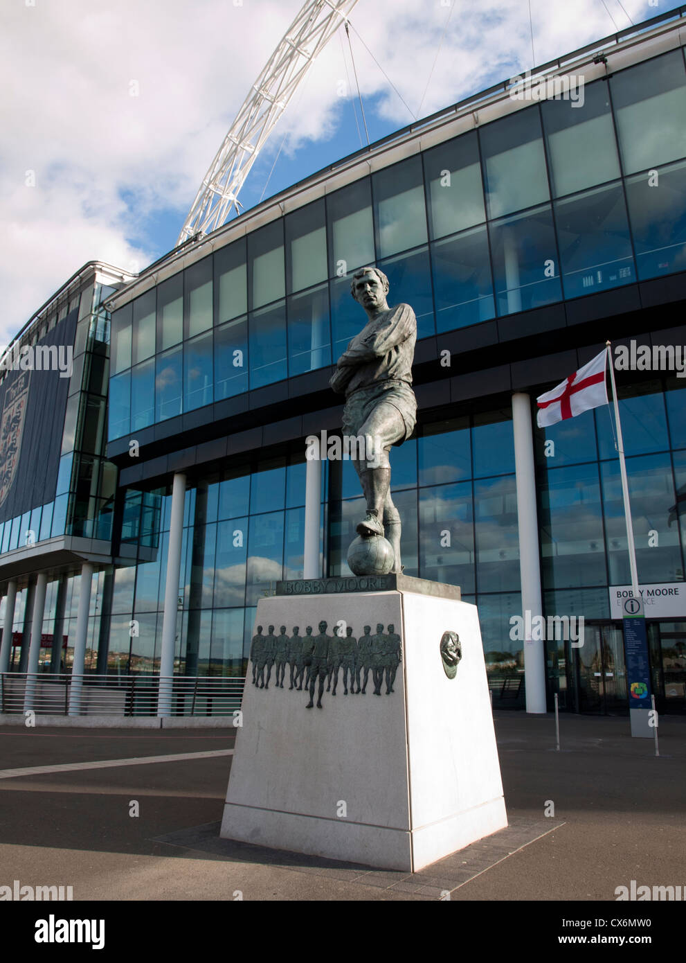 The Bobby Moore statue beneath Wembley Stadium arch, Wembley, Borough ...