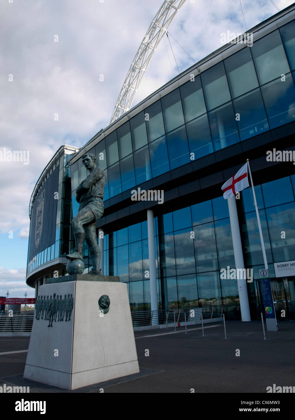 The Bobby Moore statue beneath Wembley Stadium arch, Wembley, Borough ...