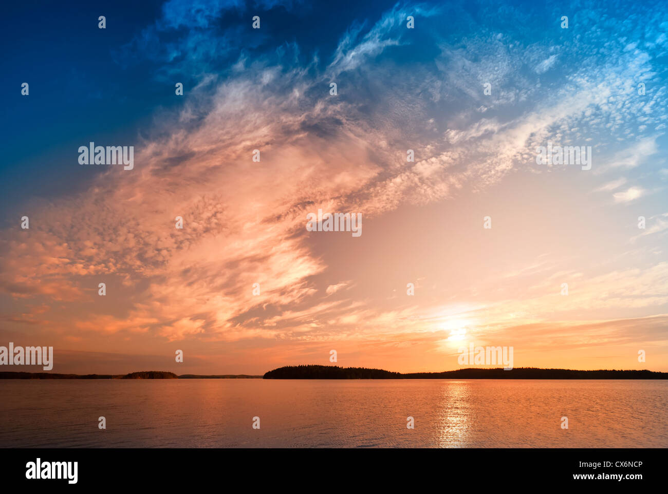 Rising sun morning horizon hi-res stock photography and images - Alamy