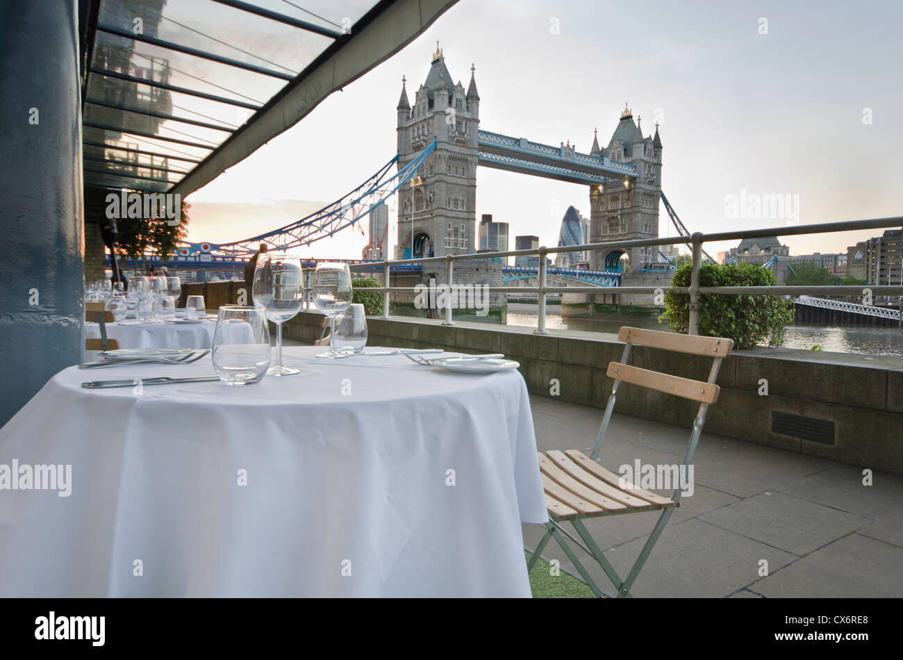 Restaurant on the River Thames near Tower Bridge Stock Photo - Alamy