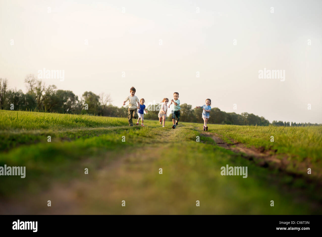 Children in a running race hi-res stock photography and images - Alamy