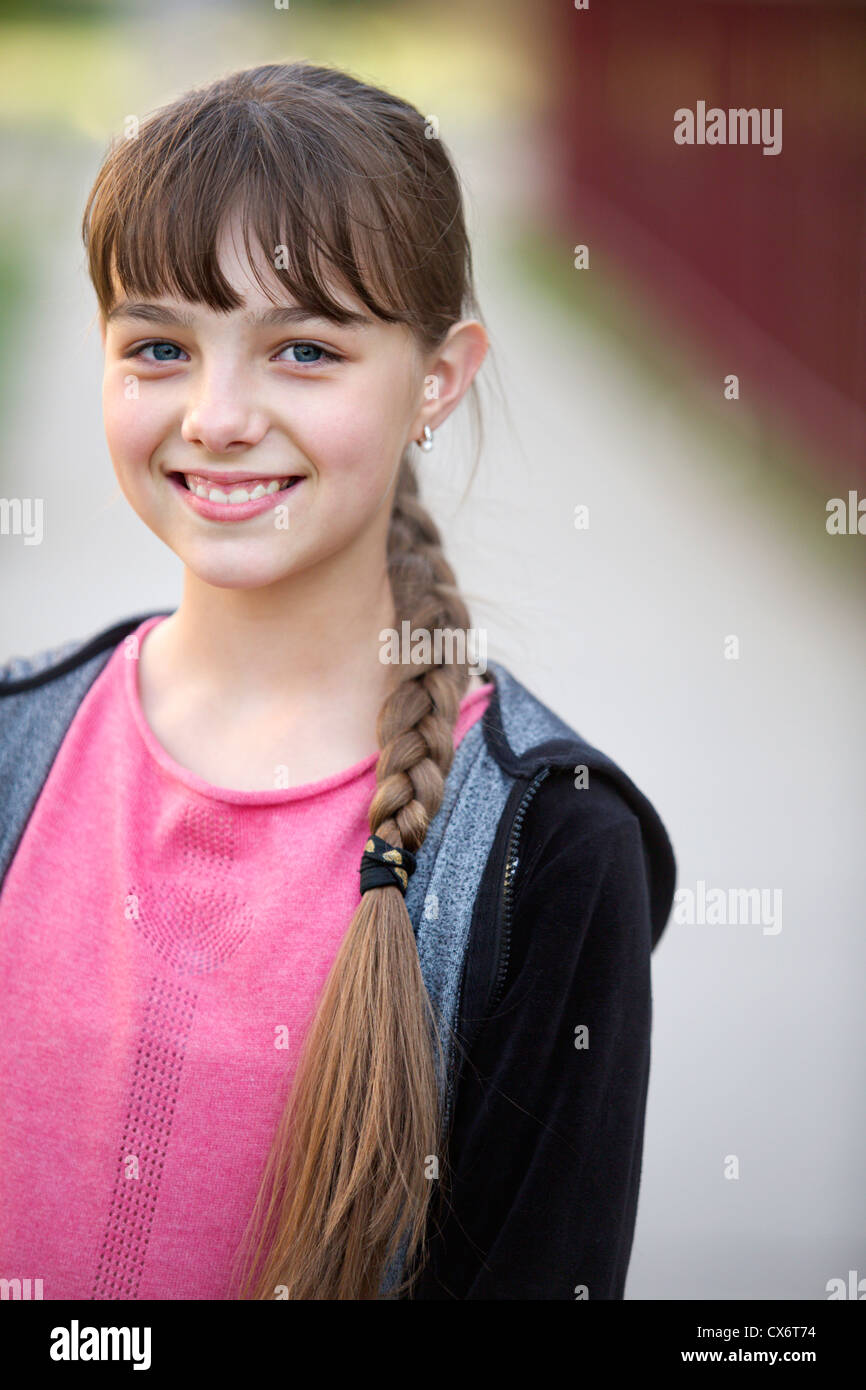 Portrait of a girl smiling Stock Photo - Alamy