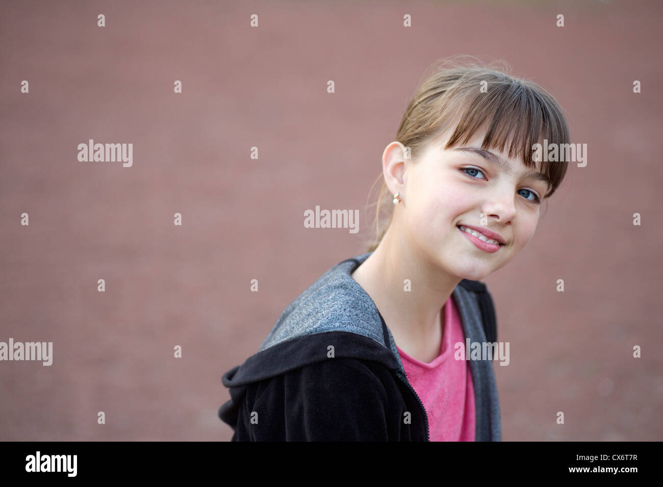 Portrait of a girl smiling Stock Photo - Alamy