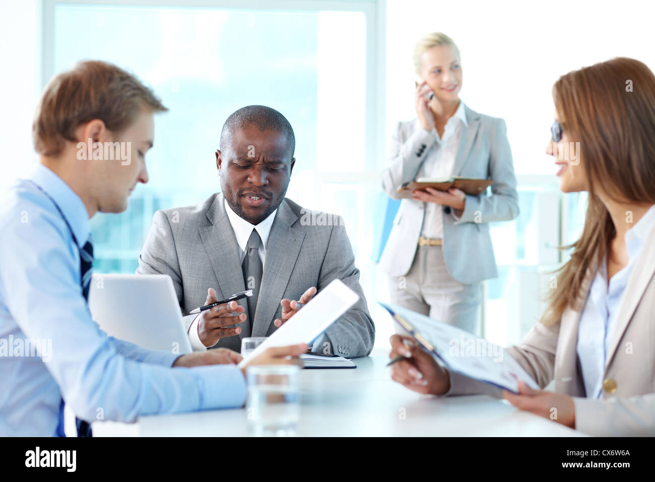 Frowning employees hi-res stock photography and images - Alamy