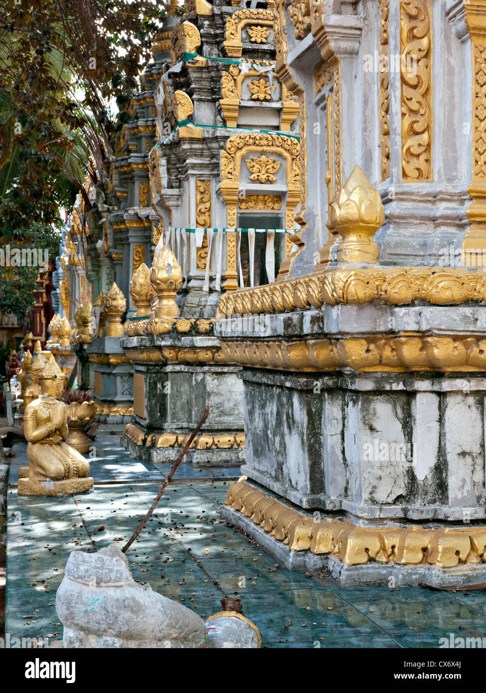 Tombstones at Wat Svay Dang Kum in Phnom Penh, Cambodia Stock Photo - Alamy
