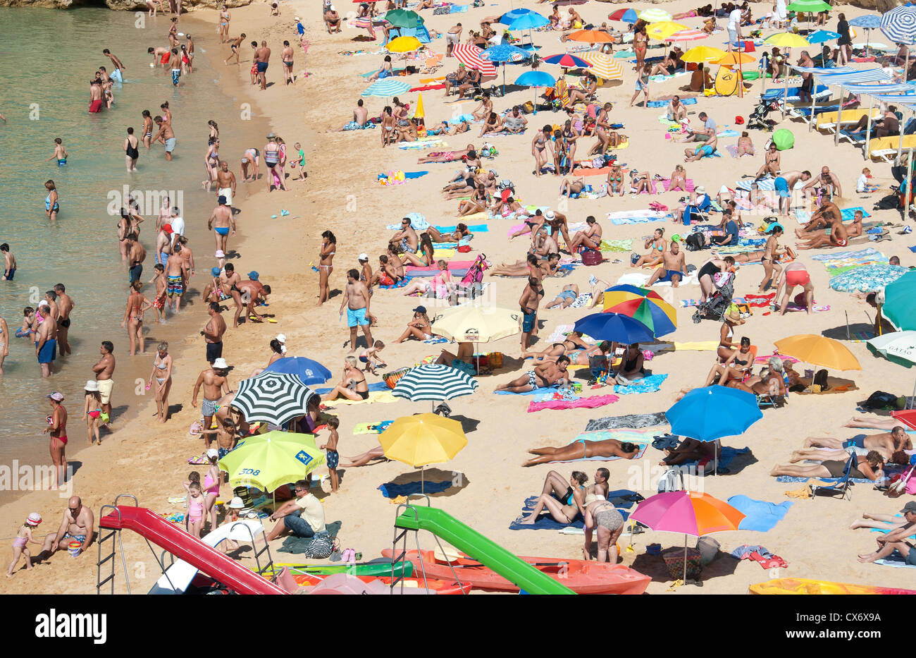 Crowded Beach Aerial Stock Photos & Crowded Beach Aerial Stock Images ...