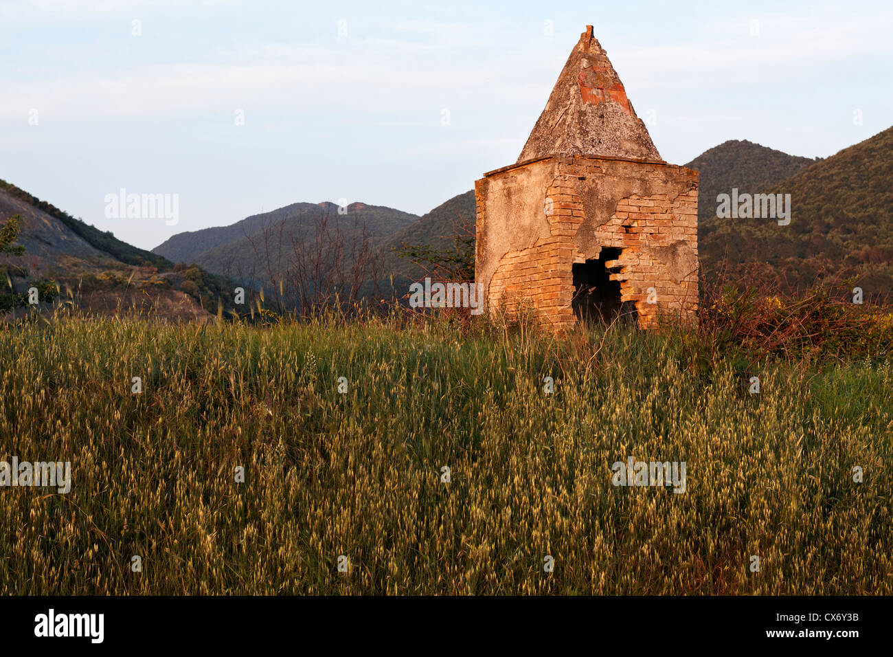 Tuscan brick hi-res stock photography and images - Alamy