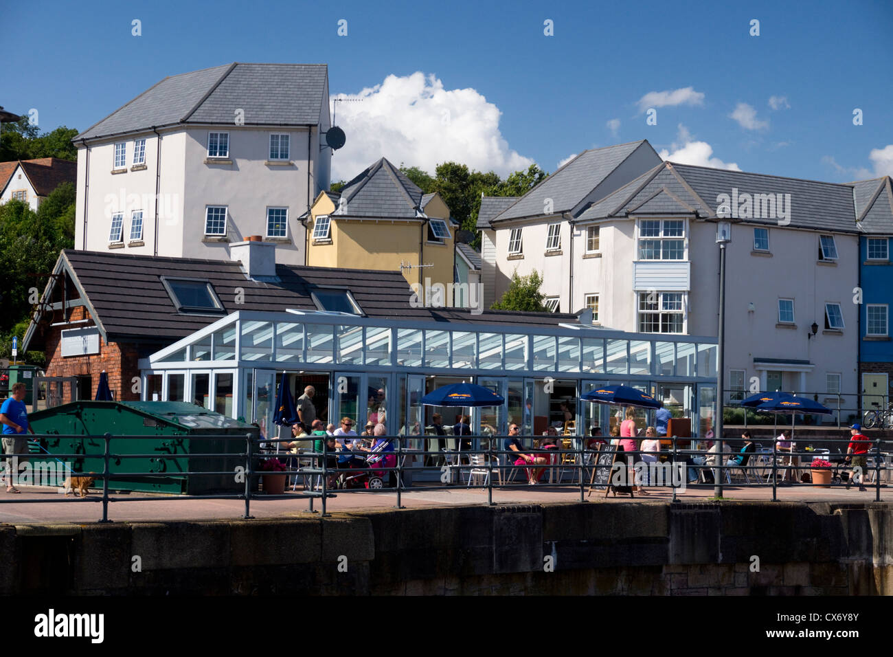 Portishead marina cafe restaurant hi-res stock photography and images ...