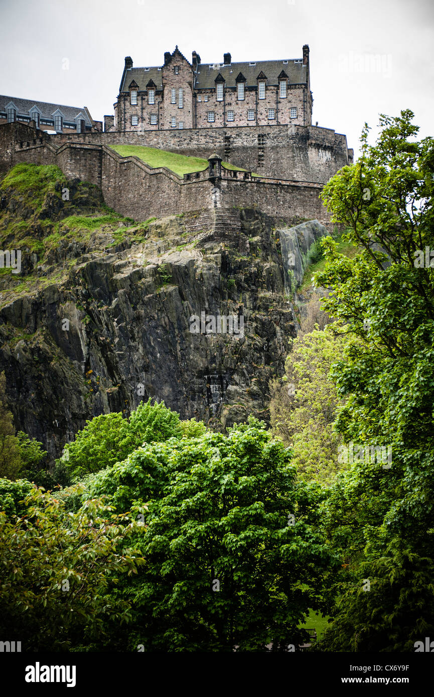 Edinburgh is the 2nd most visited city in the UK after London. Famous ...