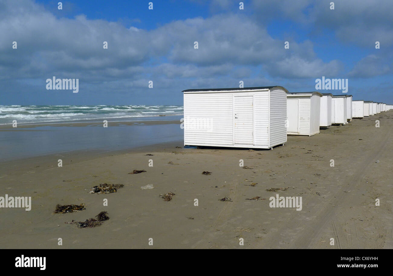 Beach bathing huts hi-res stock photography and images - Alamy