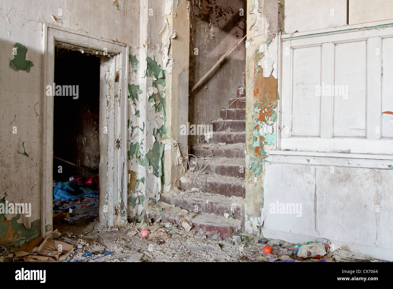 Abandoned building in Detroit Michigan with peeling paint, dirt and ...