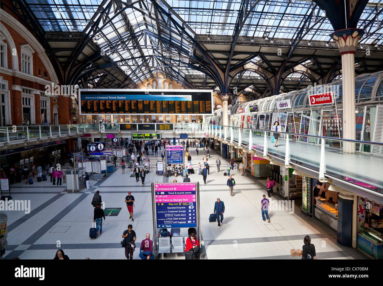 Liverpool street station sign hi-res stock photography and images - Alamy