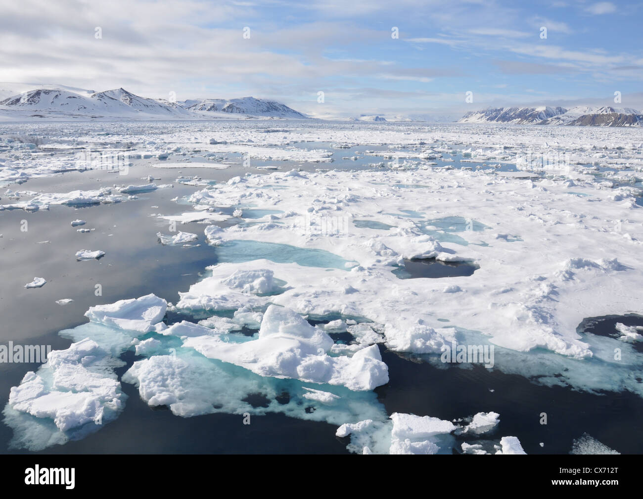 Icy waters around the coast of Sptsbergen, Svalbard in the Arctic Ocean Stock Photo - Alamy