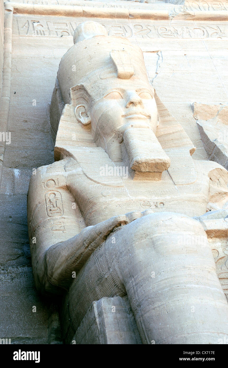 Ancient Egyptian Statue Stock Photo - Alamy