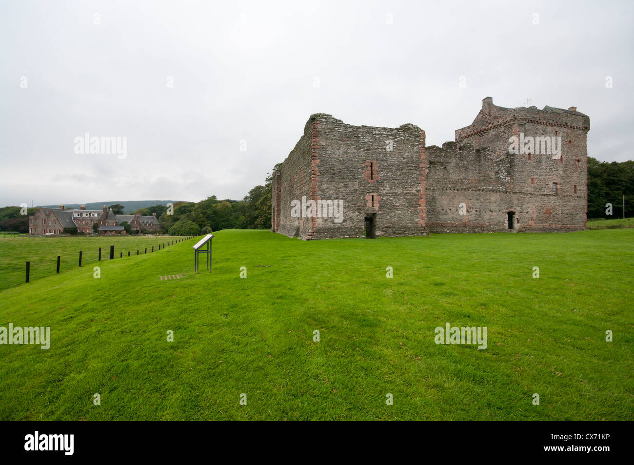 Skipness castle hi-res stock photography and images - Alamy