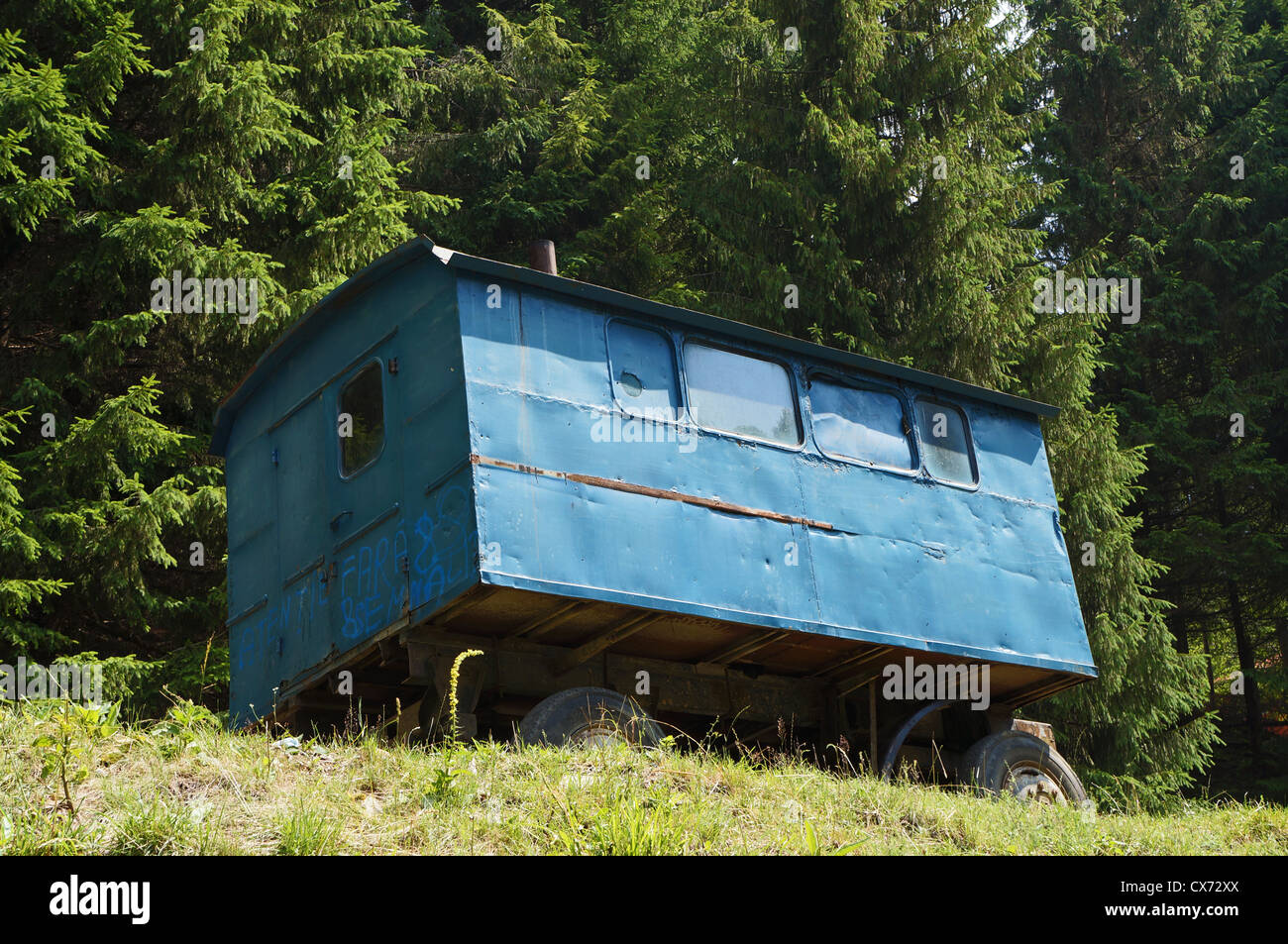 Blue wagon hi-res stock photography and images - Alamy
