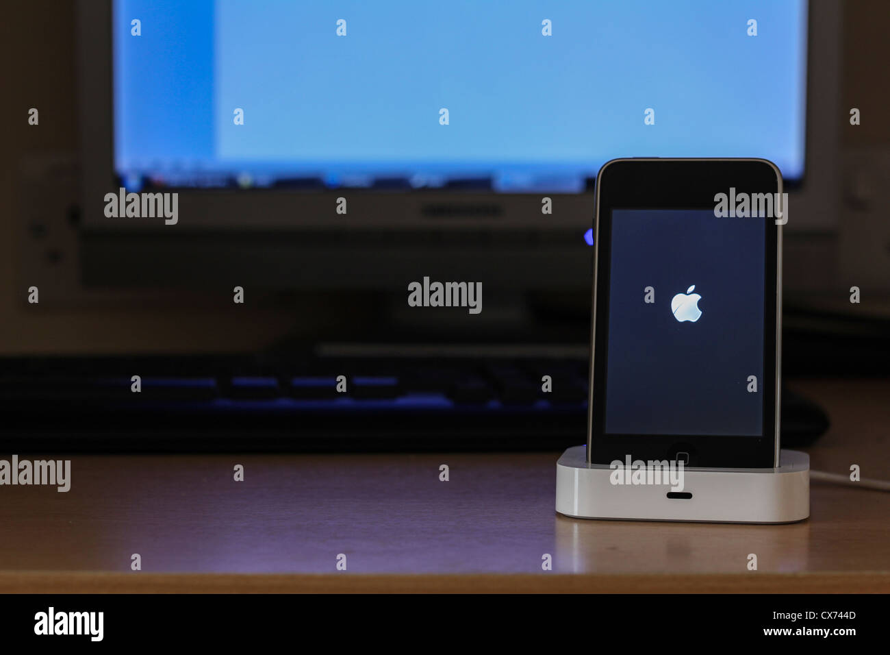 Ipod docking station hi-res stock photography and images - Alamy