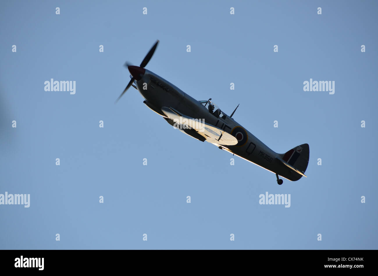 Spitfire taking off hi-res stock photography and images - Alamy