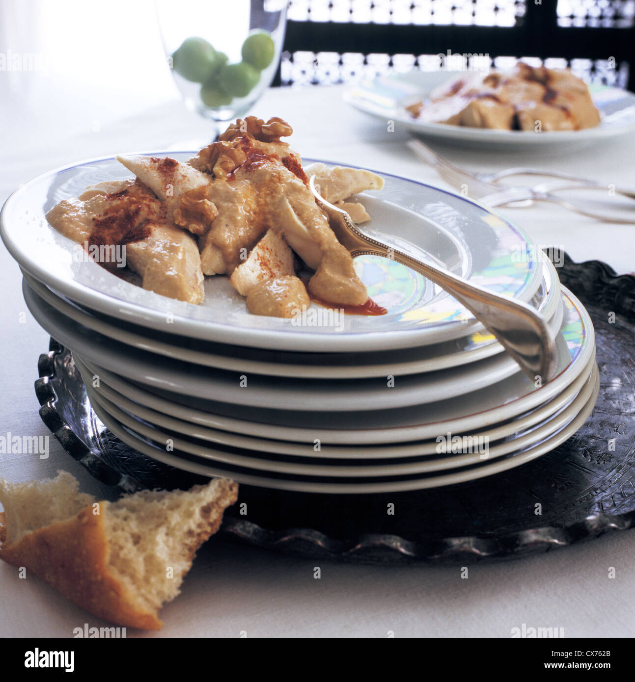 Chicken with walnut sauce (Cerkes Tavugu Stock Photo - Alamy