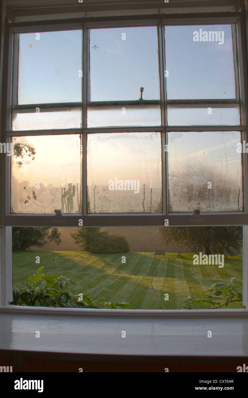 Sash window hi-res stock photography and images - Alamy