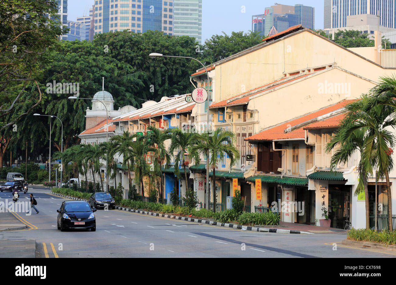 Colonial architecture on road in Chinatown, Singapore Stock Photo - Alamy