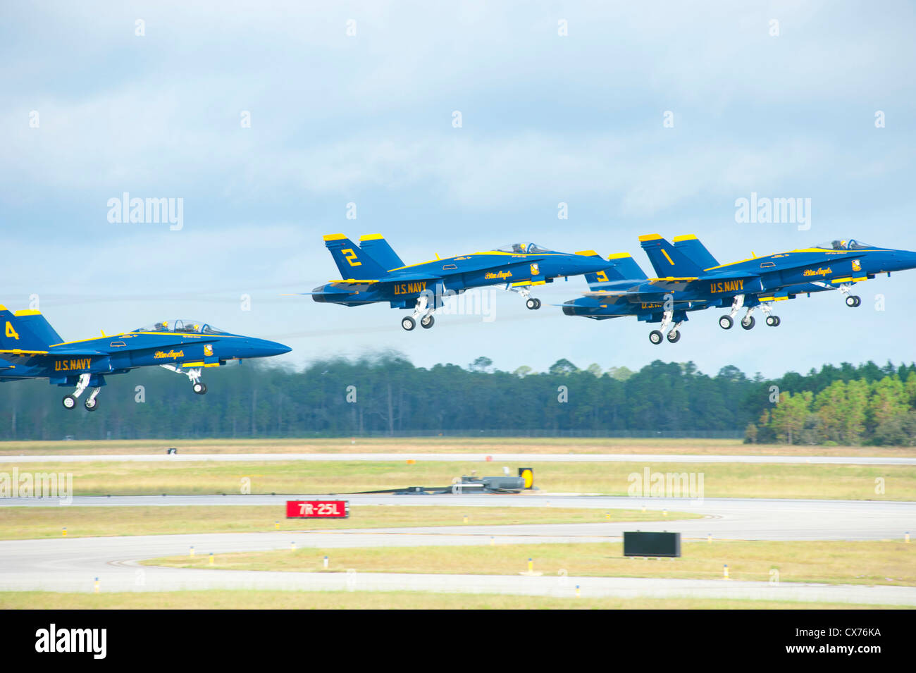 PENSACOLA , FL - SEPTEMBER 18: U.S. Navy Blue Angels fly in formation ...