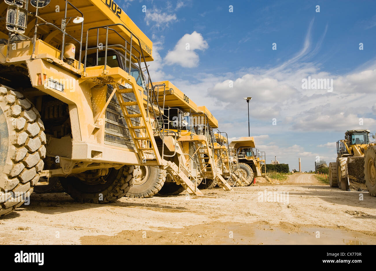 100 tonne truck hi-res stock photography and images - Alamy