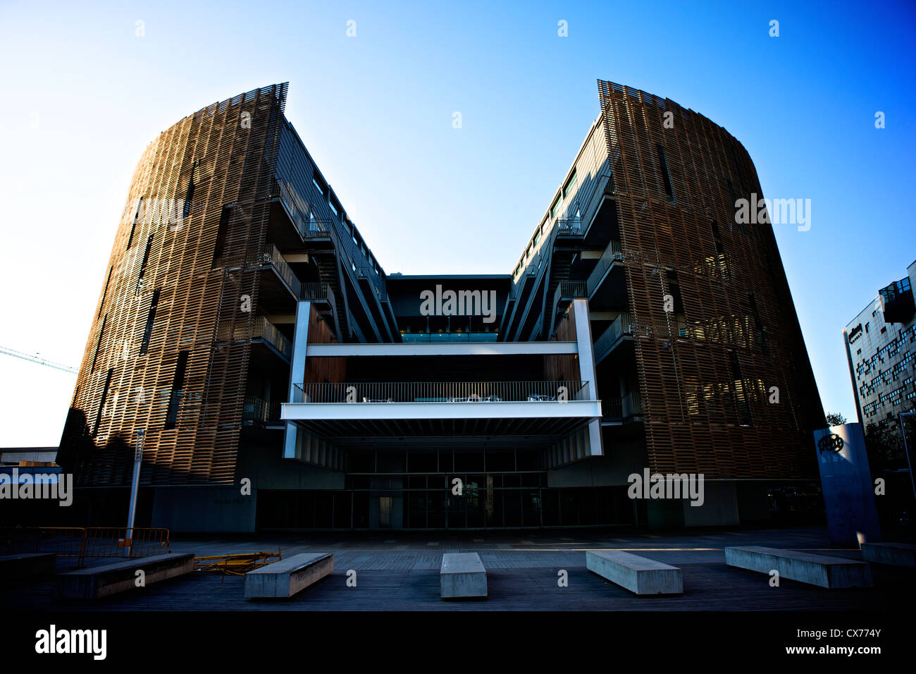 Elliptical building hi-res stock photography and images - Alamy