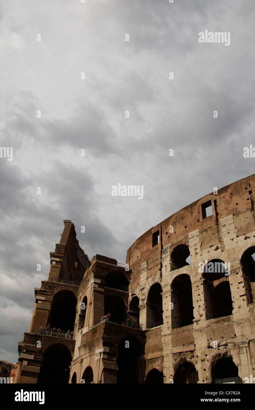 the colosseum amphitheatre wall facade, rome Stock Photo - Alamy