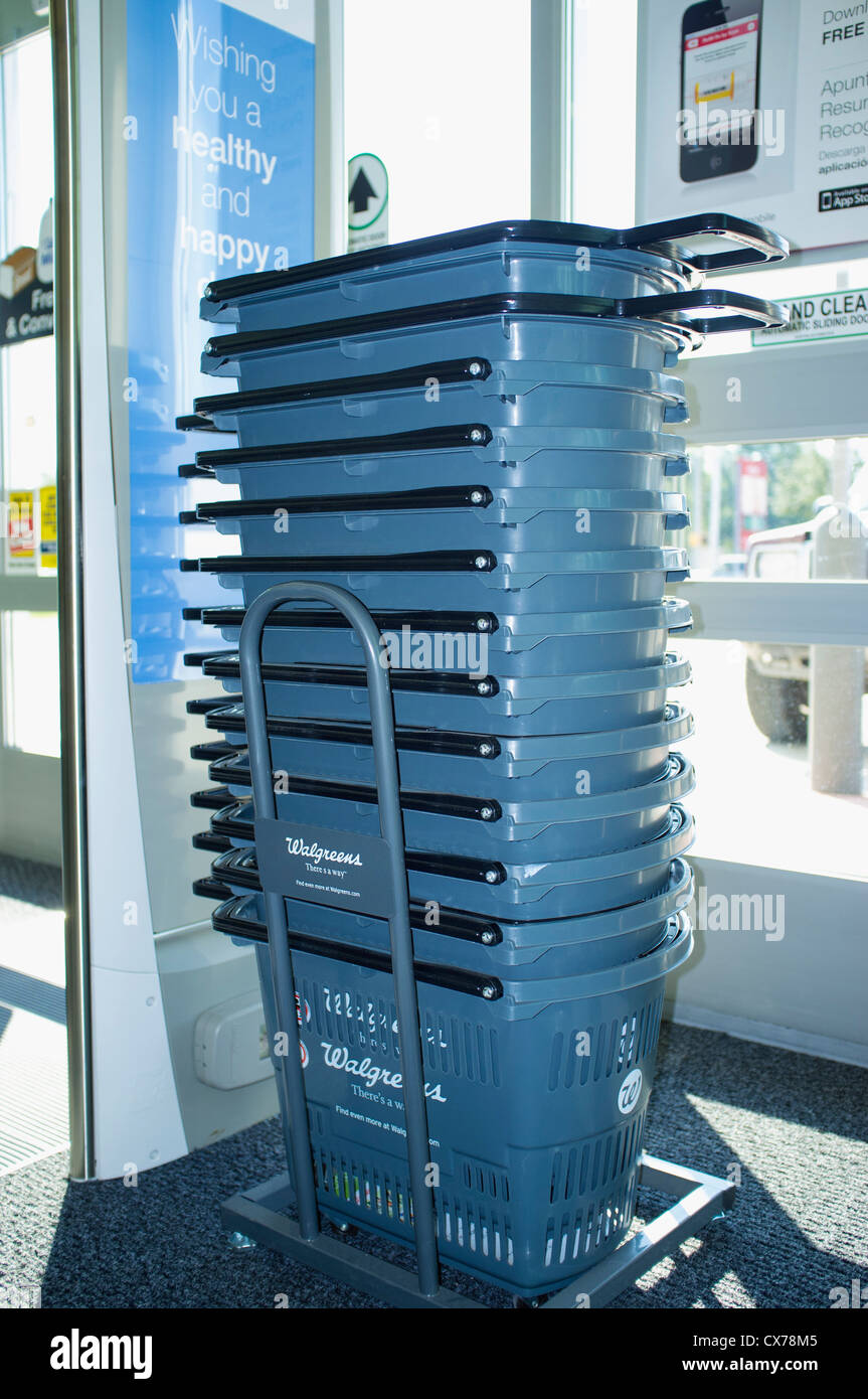 Shopping cart stack supermarket hi-res stock photography and images - Alamy