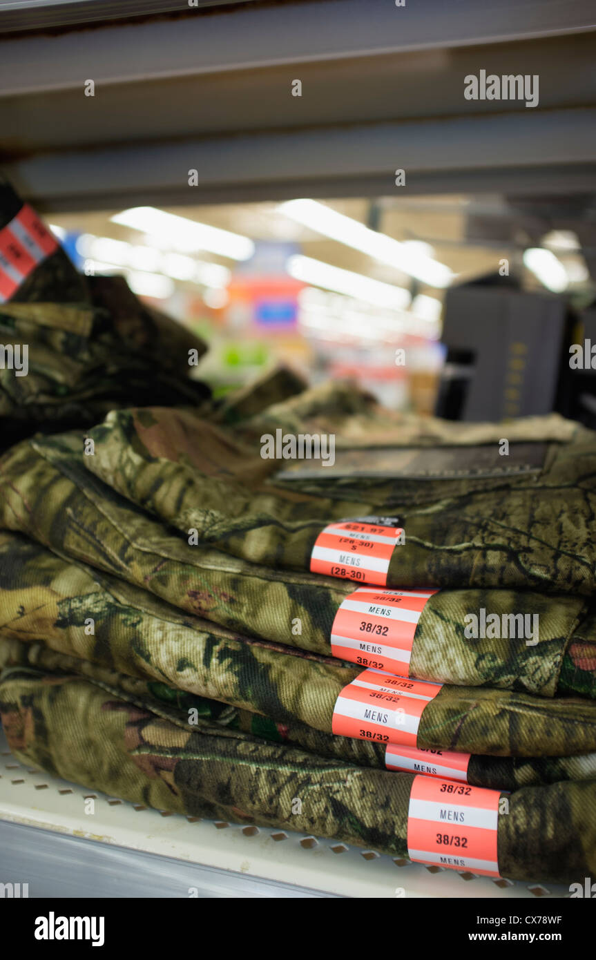 Hunting store hi-res stock photography and images - Alamy